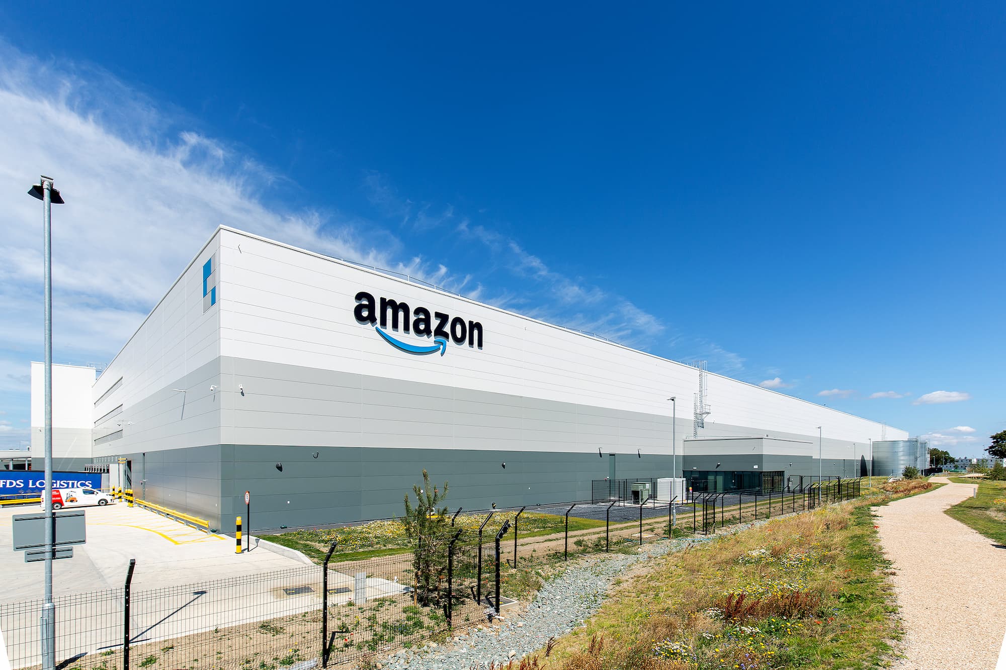 Amazon Begins Shipping From Irish Fulfilment Centre - Goosed.ie